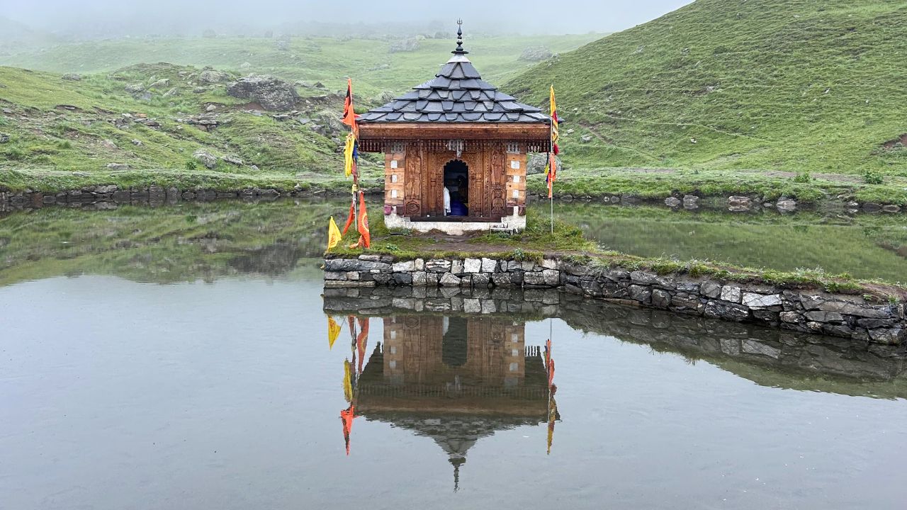 Yulla Kanda Trek 2025 –Spiritual Lake Adventure Guide